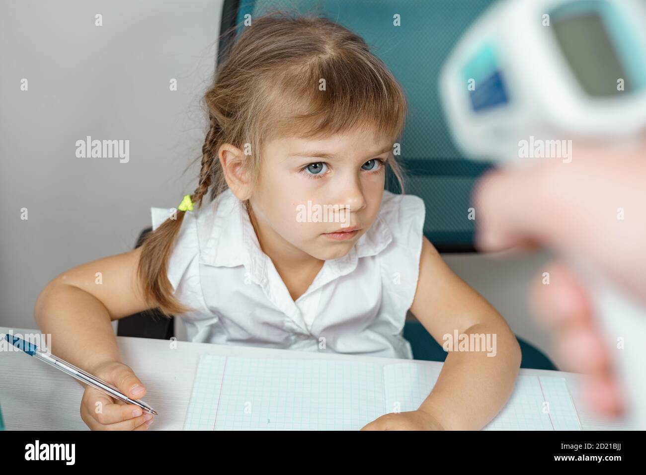 Temperature of classroom thermometer hi-res stock photography and ...