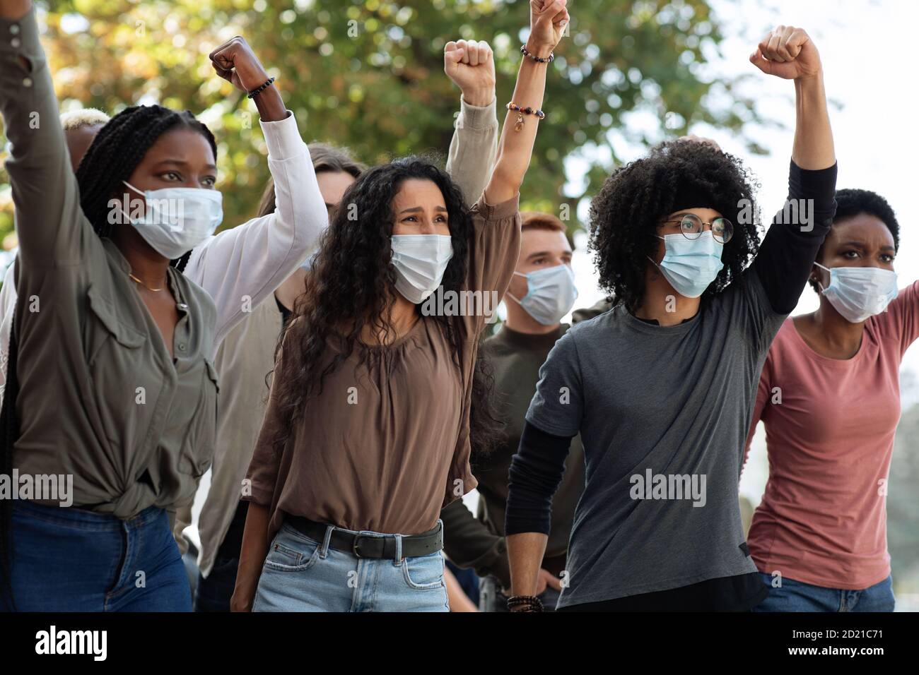 Angry crowd hi-res stock photography and images - Alamy