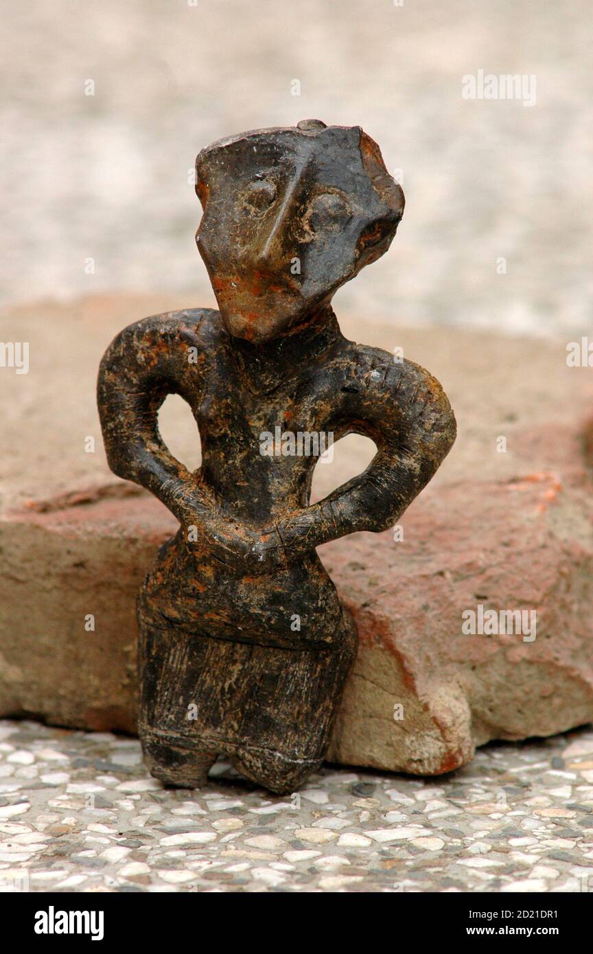 Vinca culture hi-res stock photography and images - Alamy