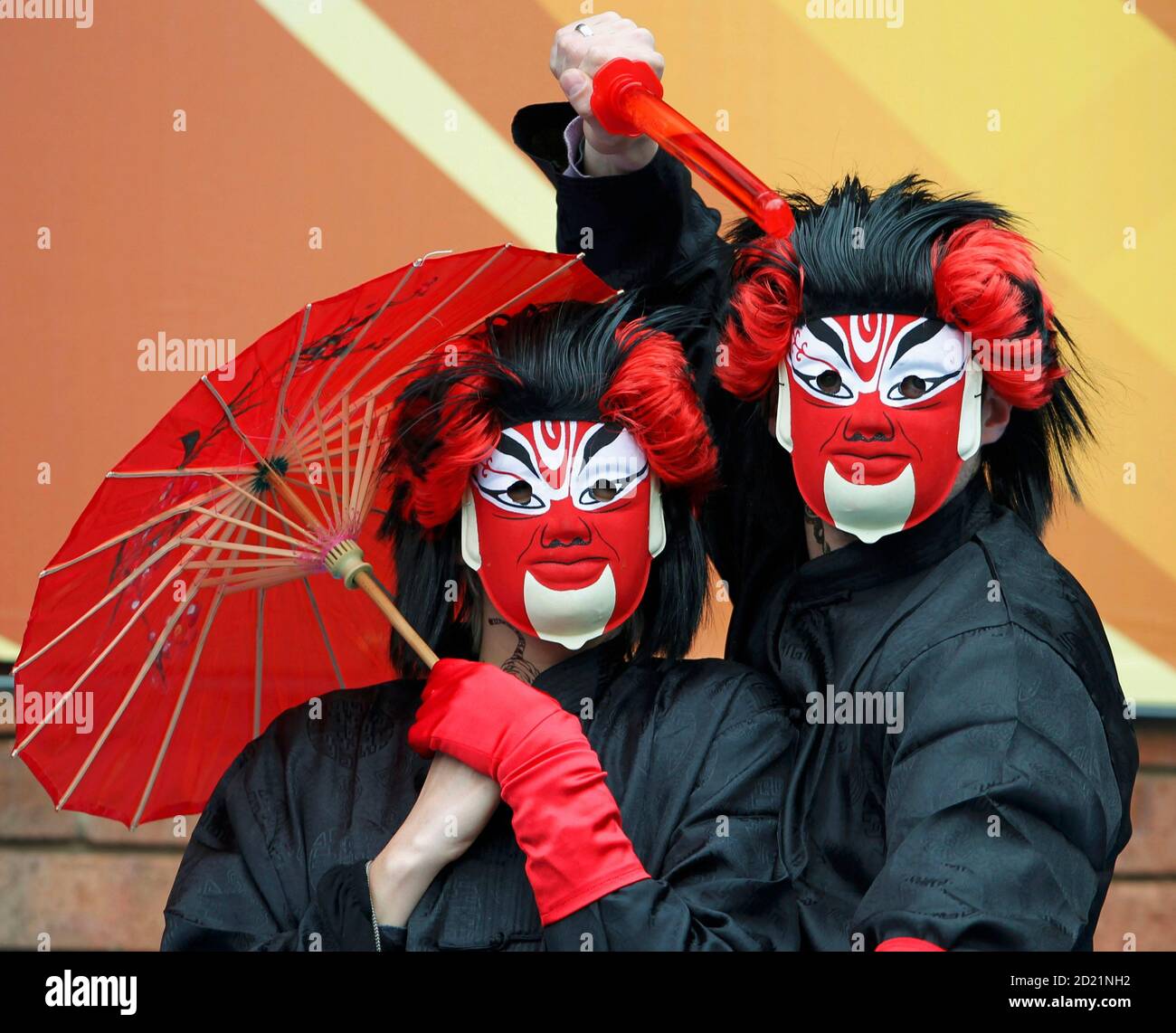 Kabuki costumes hi-res stock photography and images - Alamy