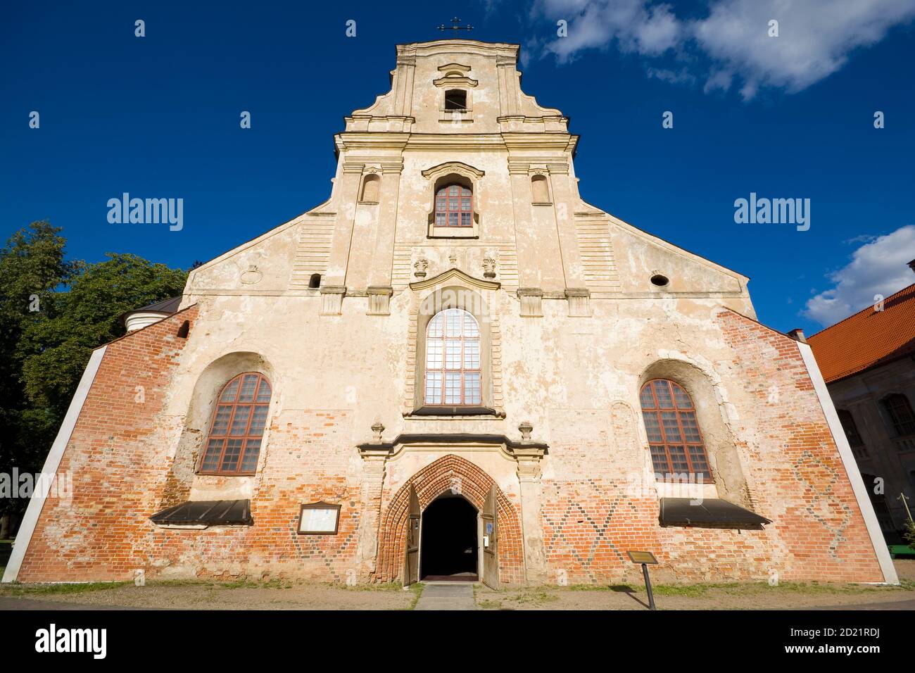 Vilnius medieval arch hi-res stock photography and images - Alamy