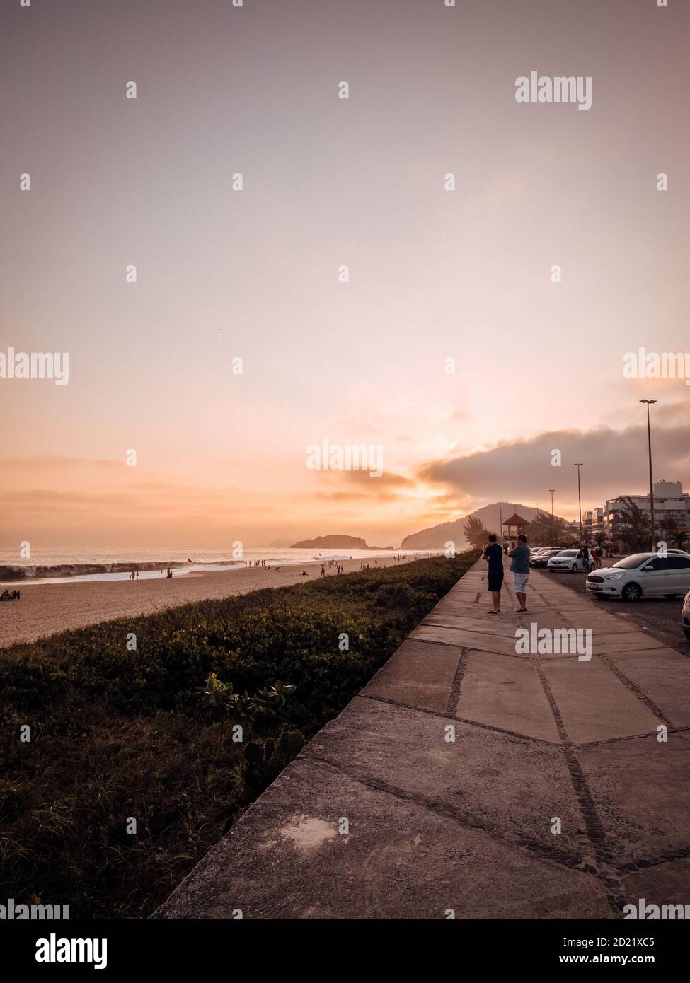 Beautiful golden sunset landscape at the beach Stock Photo - Alamy