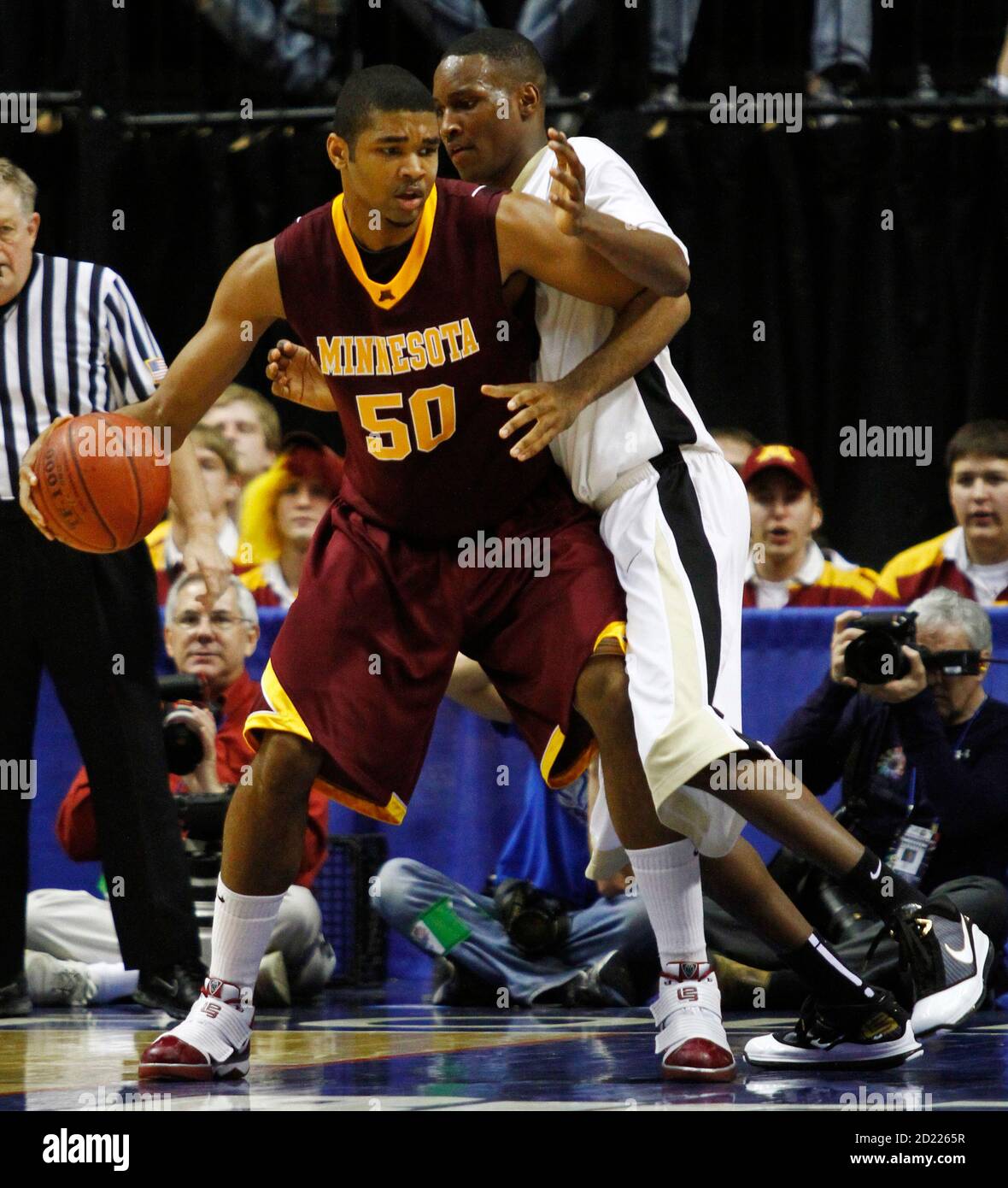 Ralph sampson hi-res stock photography and images - Alamy