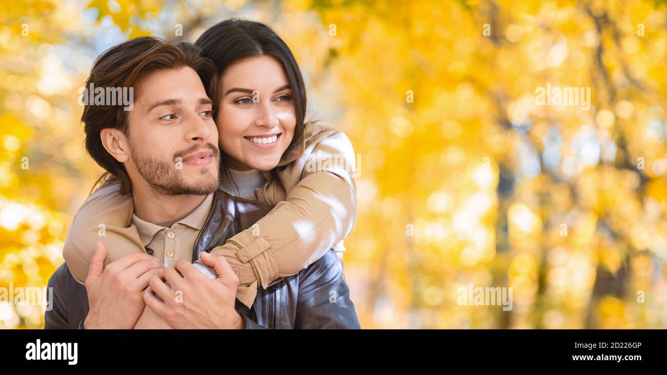 Man hugging woman from behind hi-res stock photography and images - Alamy