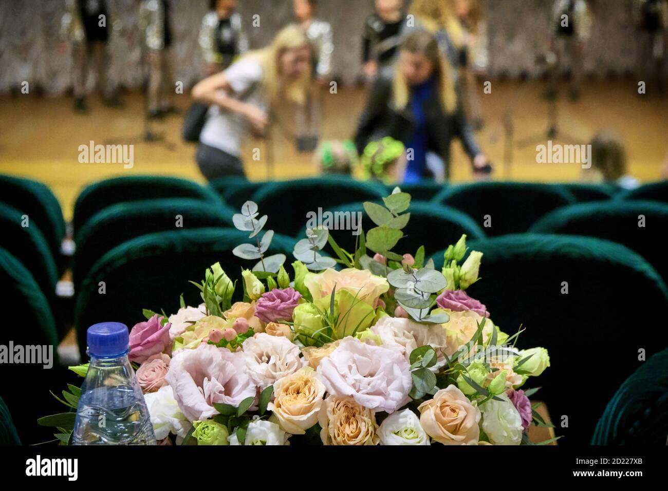 Theatrical bouquet hi-res stock photography and images - Alamy