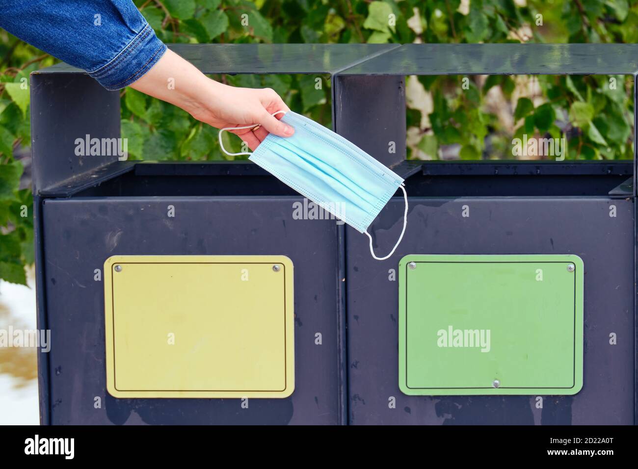 Man throws garbage street trash hi-res stock photography and images - Alamy