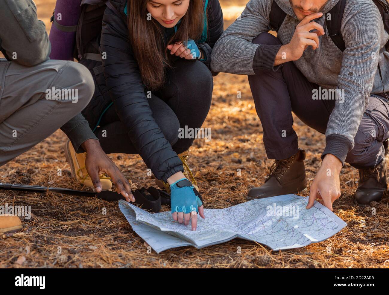 Finger pointing on map hi-res stock photography and images - Alamy