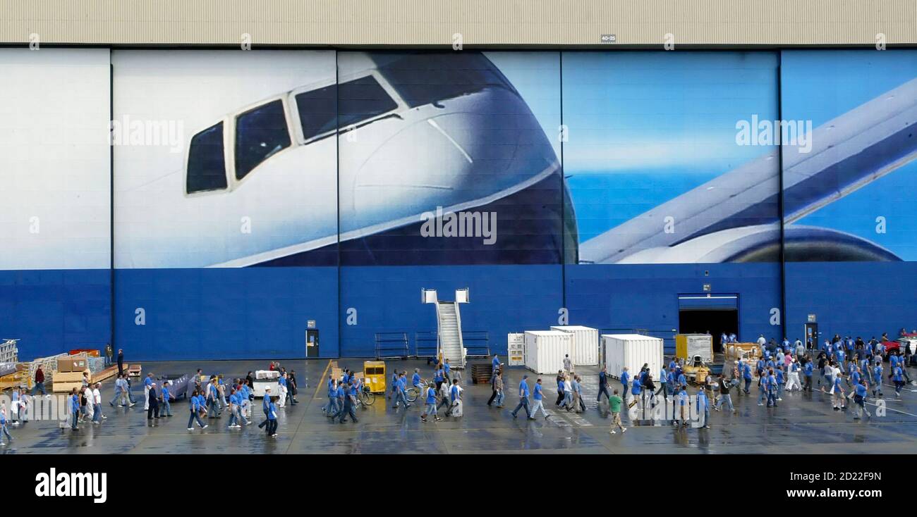 Boeing airplane assembly plant hi-res stock photography and images - Alamy