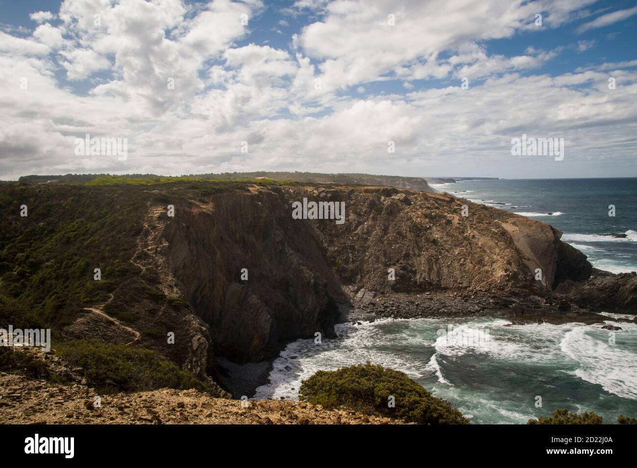 Tall cliffs hi-res stock photography and images - Alamy