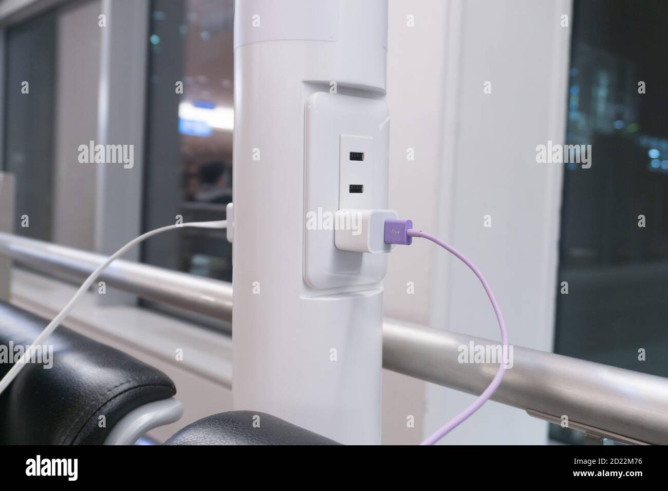 free Charging Station at Airport Stock Photo - Alamy