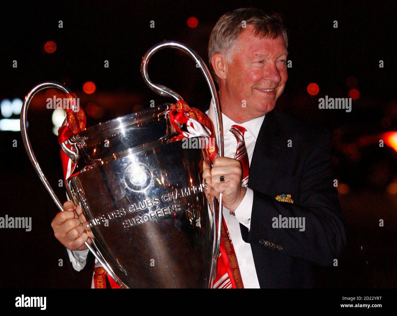 Alex ferguson trophy champions league hi-res stock photography and ...