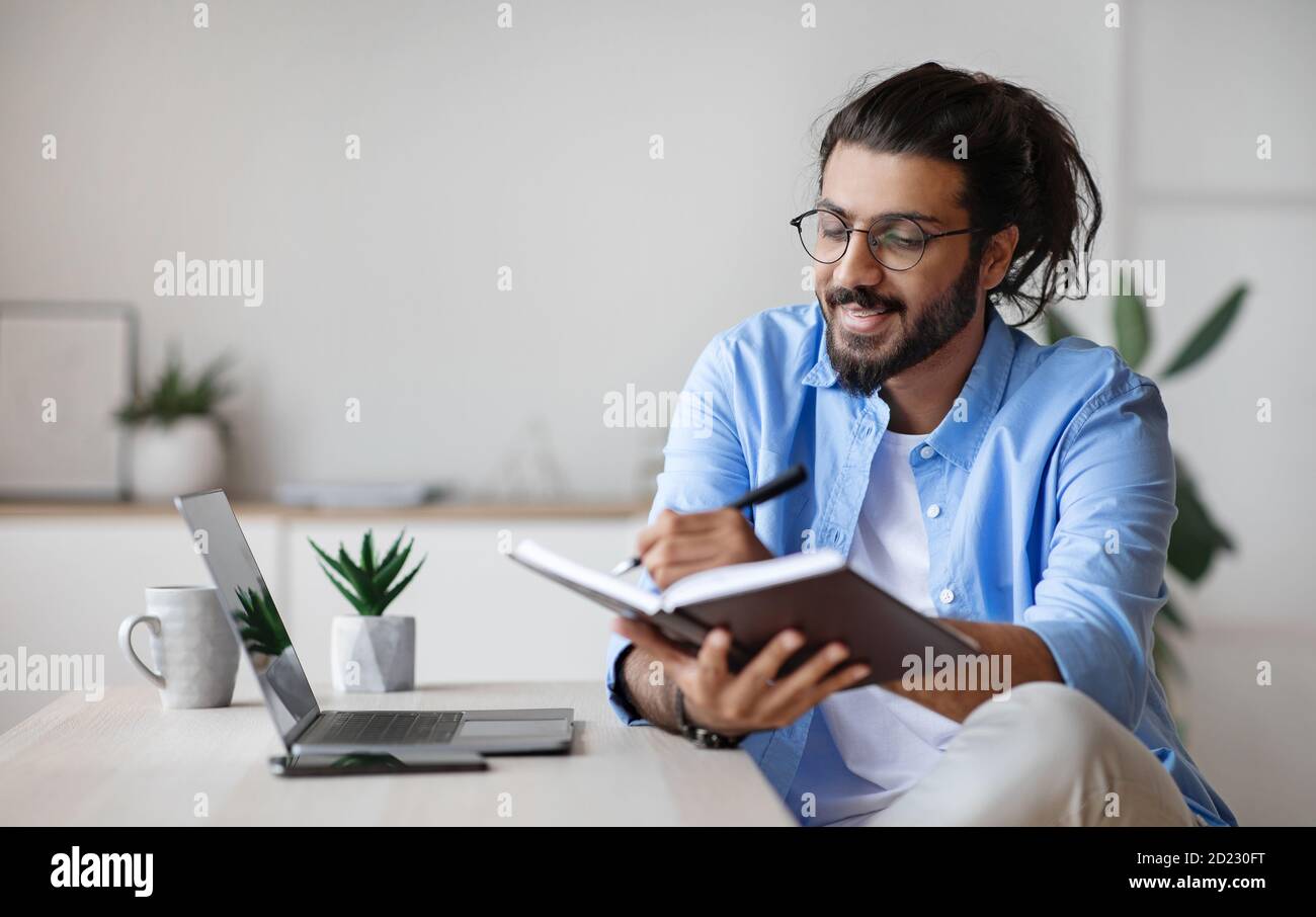 Ideas and taking notes hi-res stock photography and images - Alamy