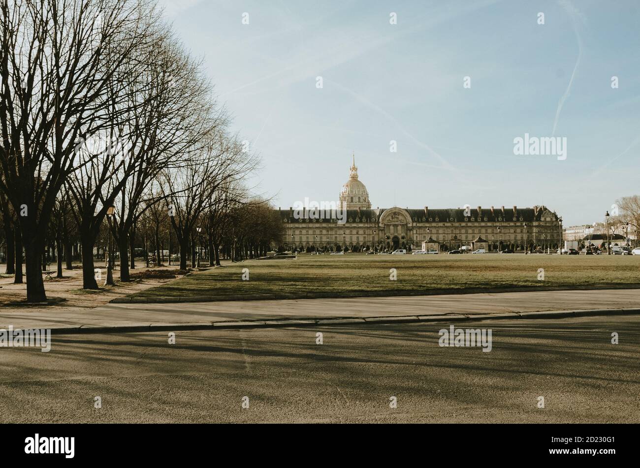 Invalides station hi-res stock photography and images - Alamy