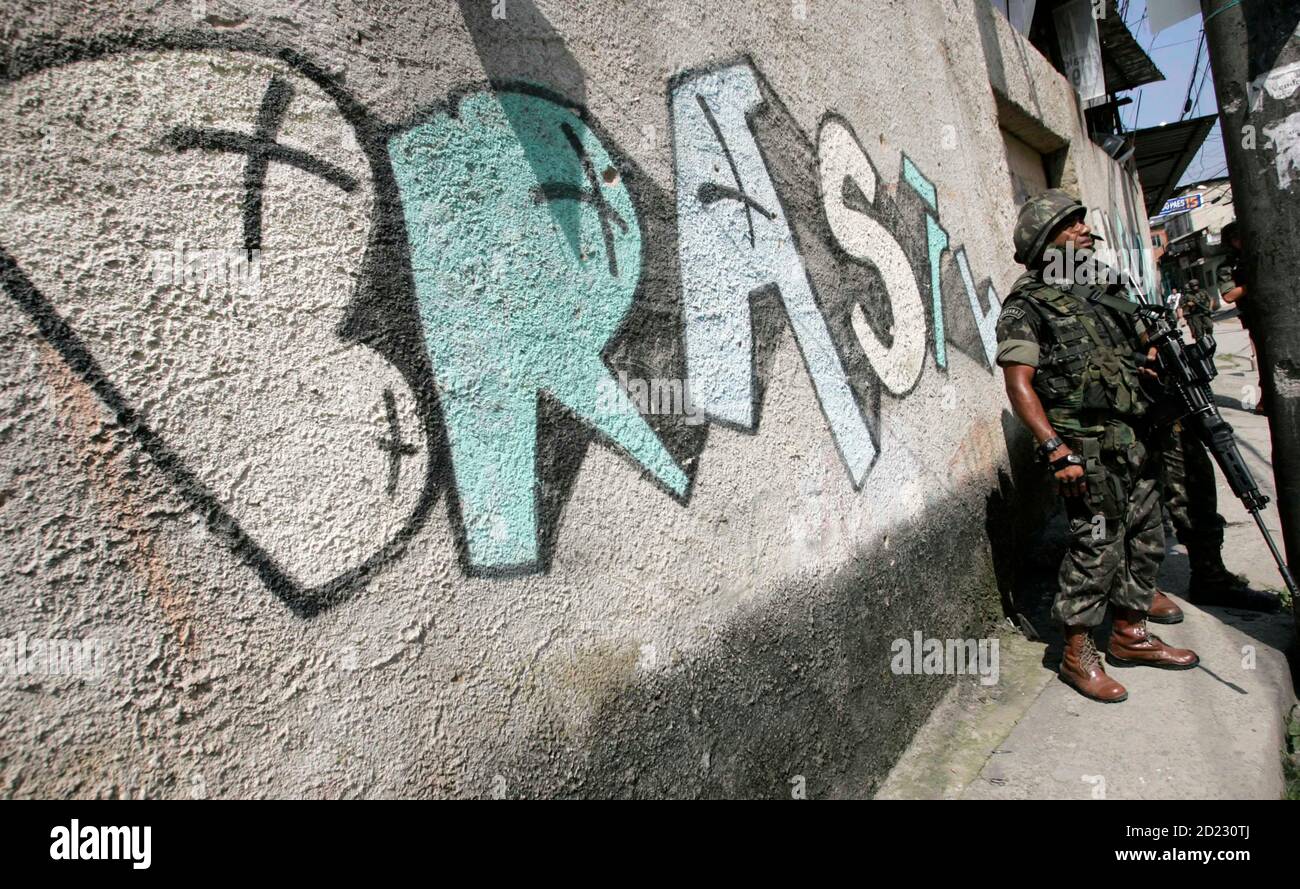 Brazilian government slums hi-res stock photography and images - Alamy