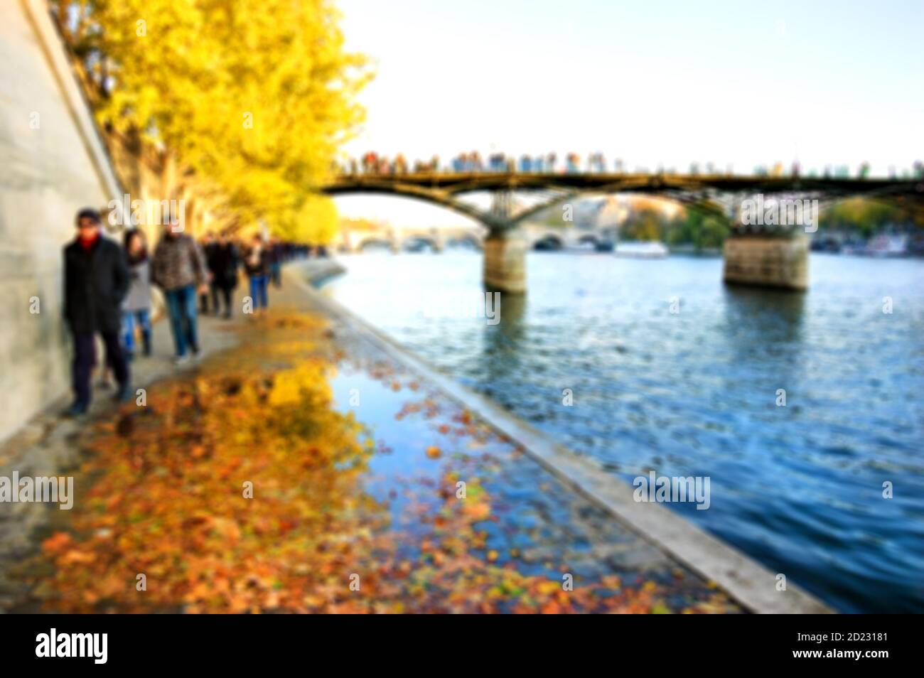 Women walking seine river quay hi-res stock photography and images - Alamy