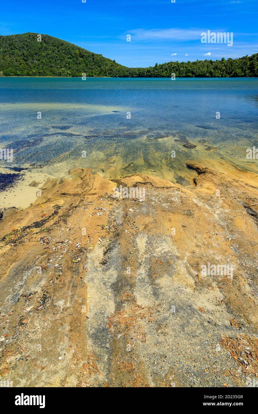 Lake Rotopounamu in the Pihanga Scenic Reserve, Tongariro National Park ...