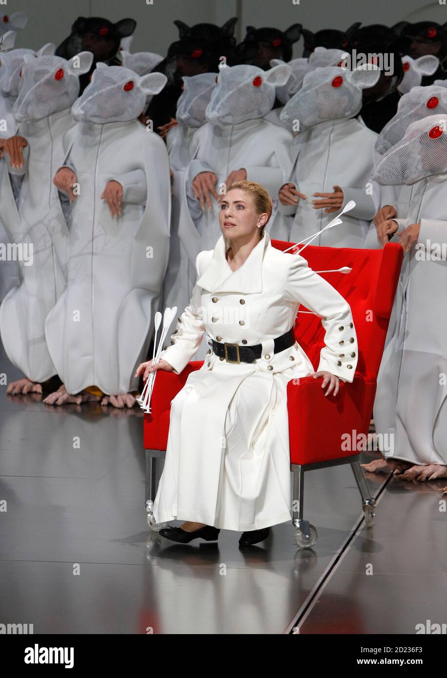 Elsa of brabant hi-res stock photography and images - Alamy