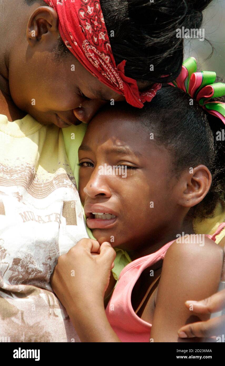 Children after hurricane katrina hi-res stock photography and images ...