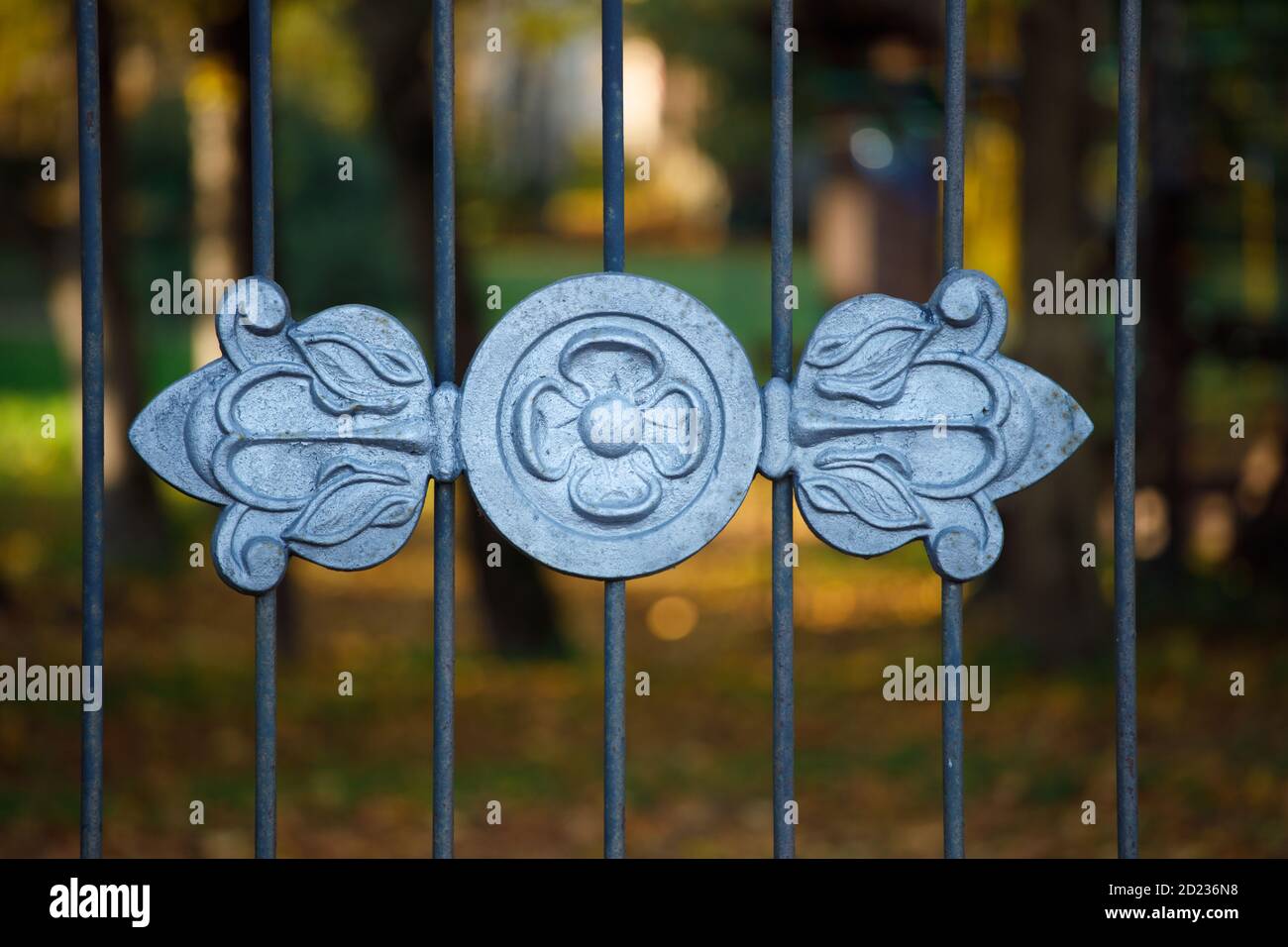 Vintage iron forged lattice hi-res stock photography and images - Alamy