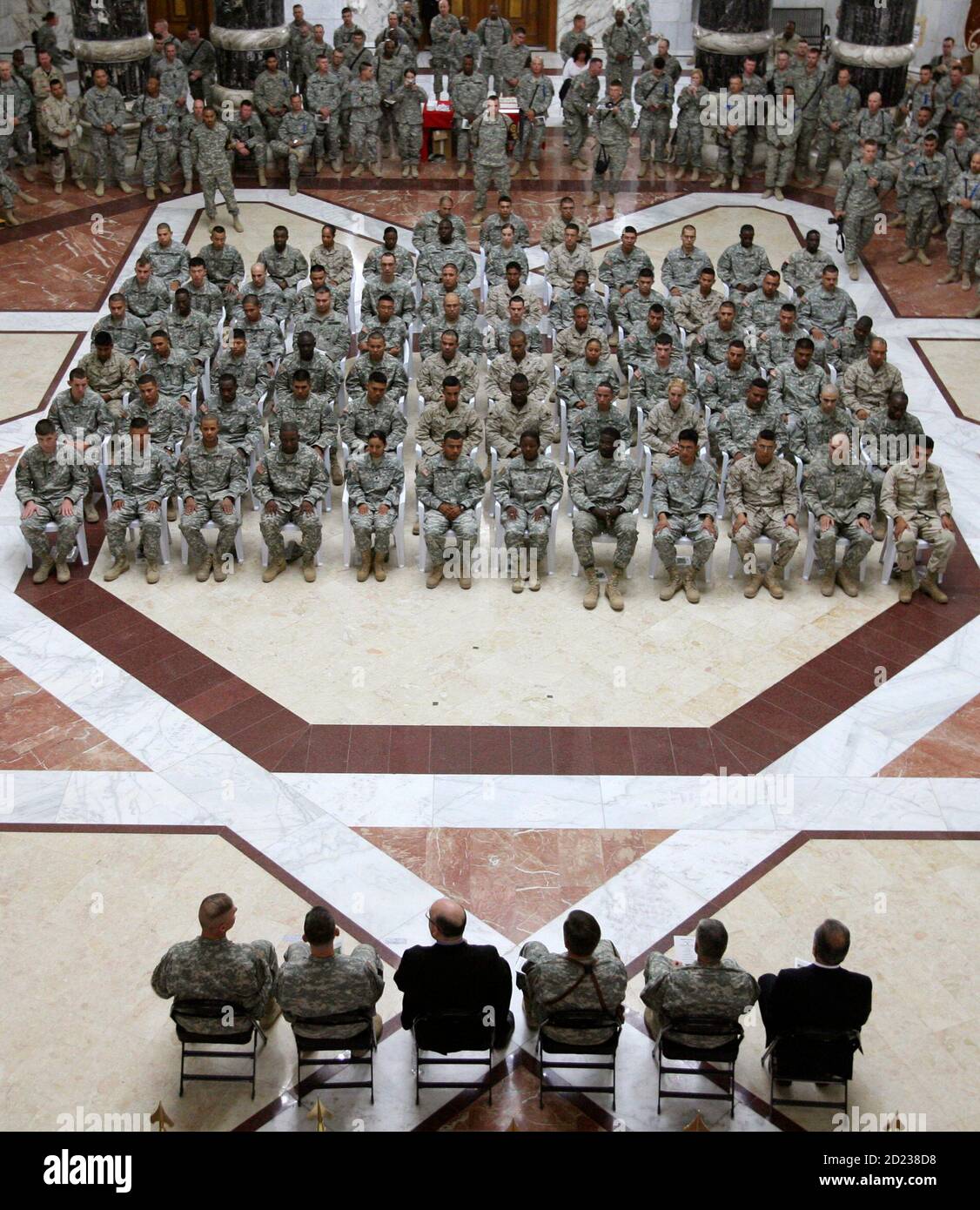 Military naturalization ceremony hi-res stock photography and images ...