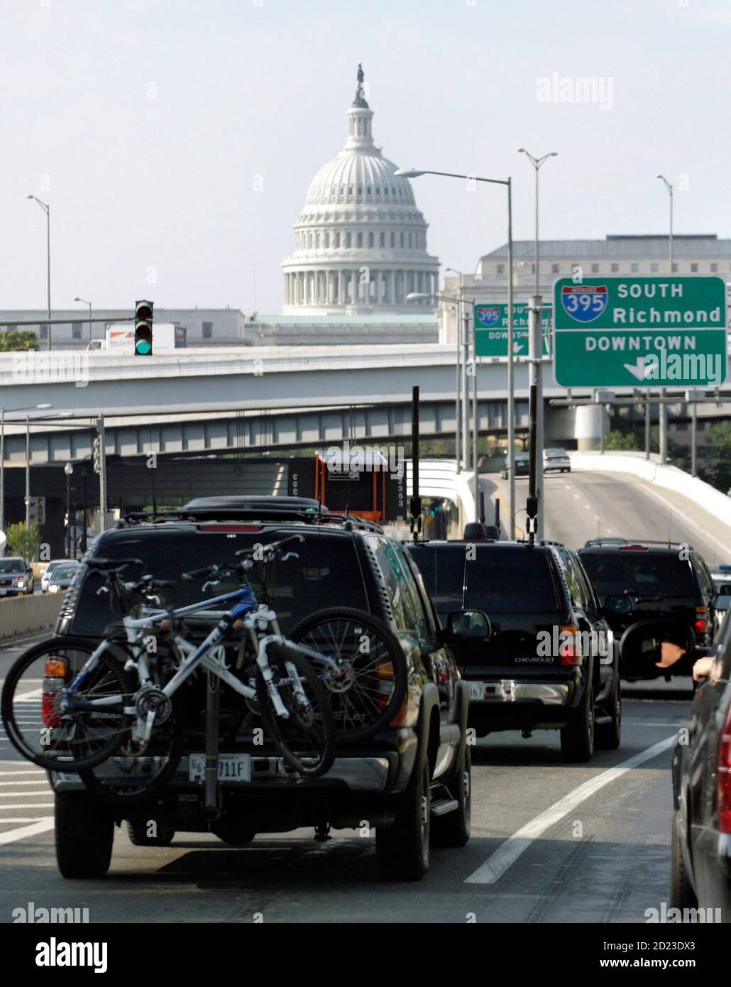Motorcade u s president george bush hi-res stock photography and images ...