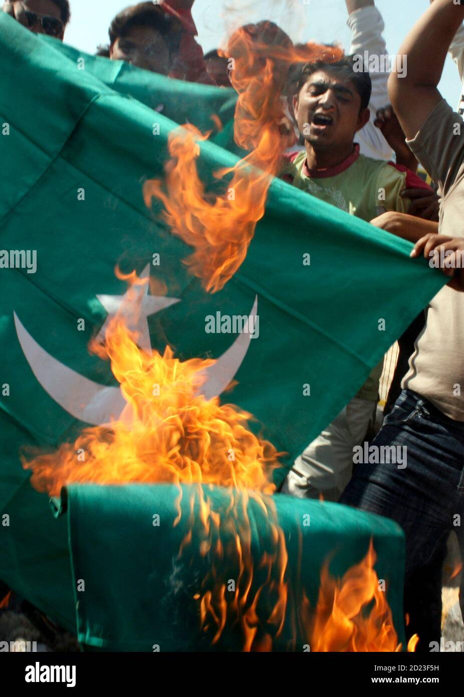 Pakistans national flags hi-res stock photography and images - Alamy