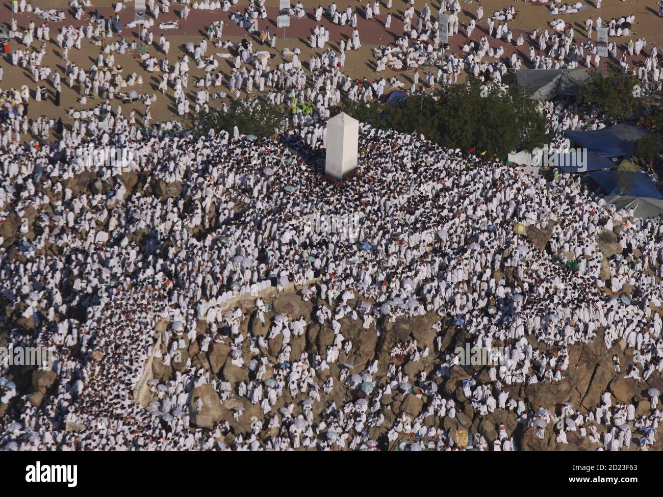 Aerial view crowd hajj hi-res stock photography and images - Alamy