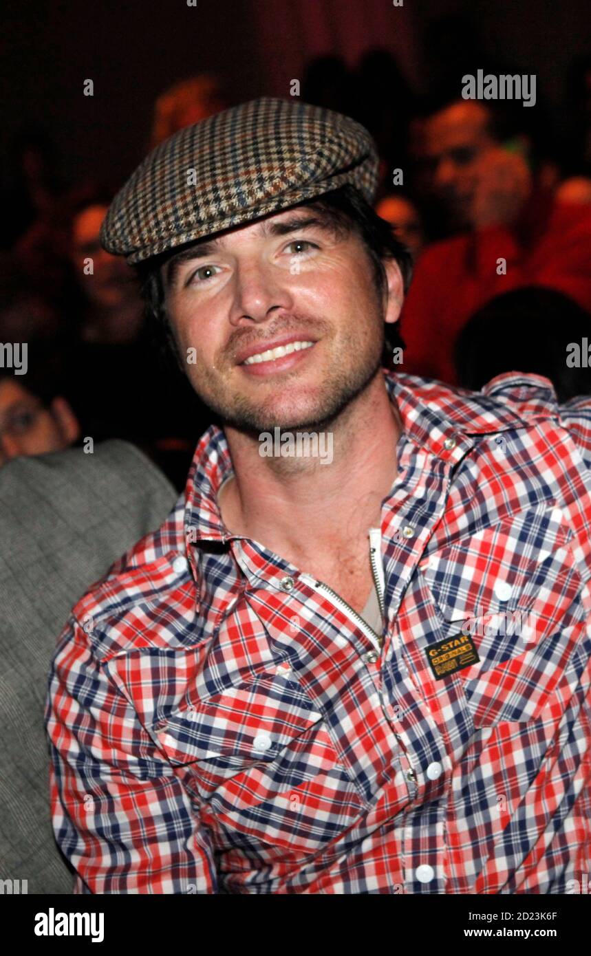 Actor matthew settle hi-res stock photography and images - Alamy