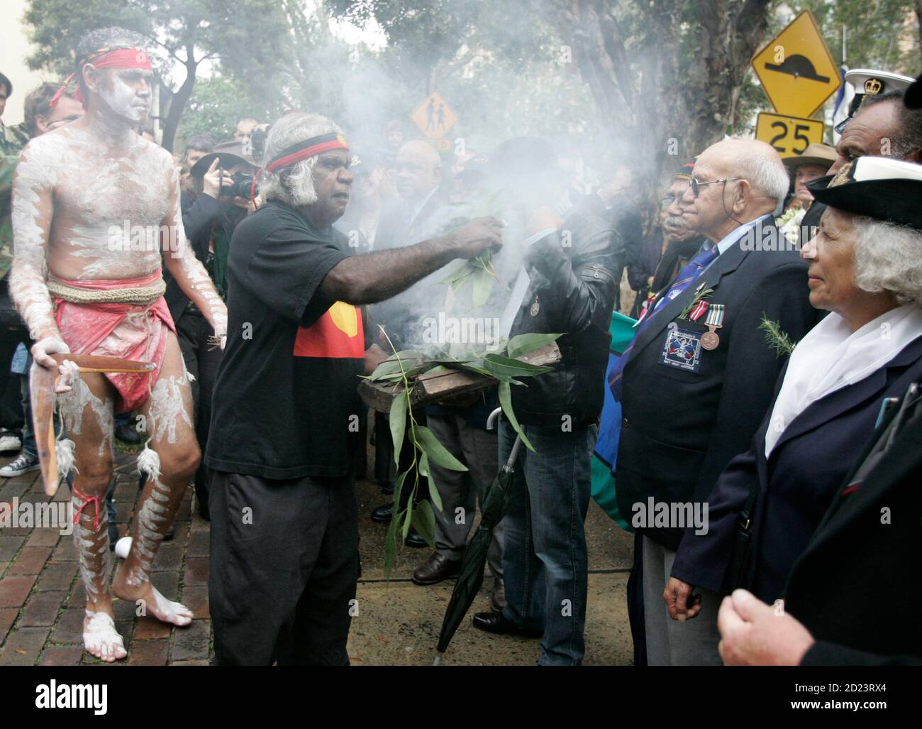 Aboriginal smoking ceremony australia hi-res stock photography and ...