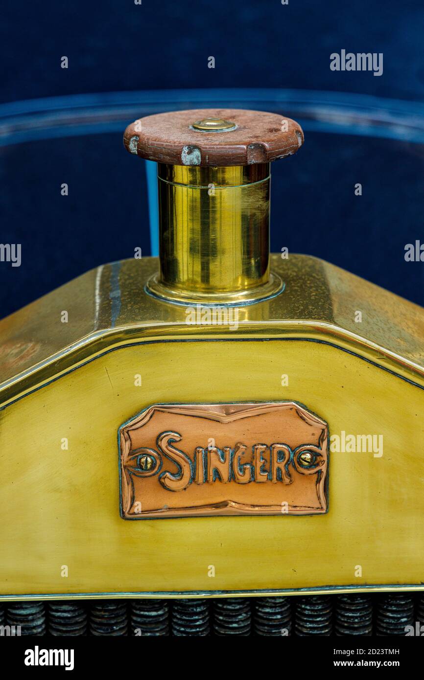 Radiator badge and filler on the front of the 1913 Singer 10HP 4750 at ...