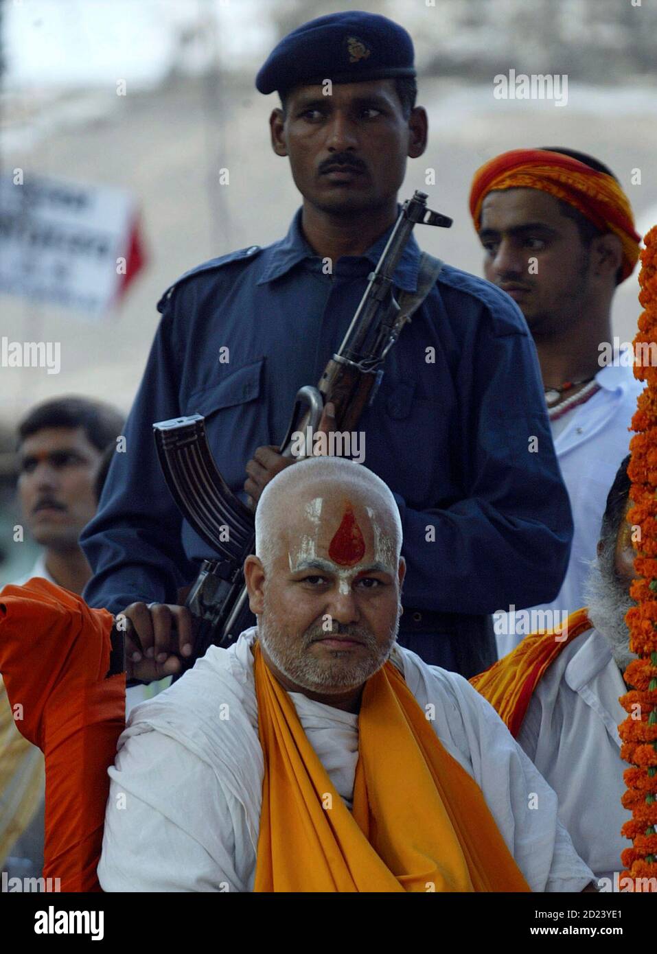 Nsg commando hi-res stock photography and images - Alamy