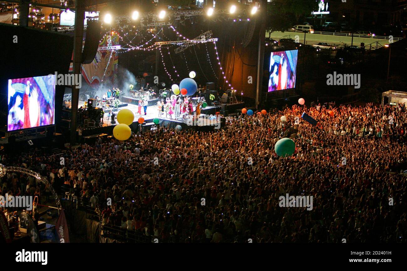 Lebanese born british singer hi-res stock photography and images - Alamy