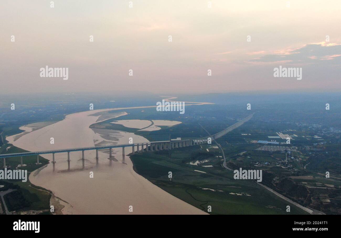 Yellow river bridge zhengzhou hi-res stock photography and images - Alamy