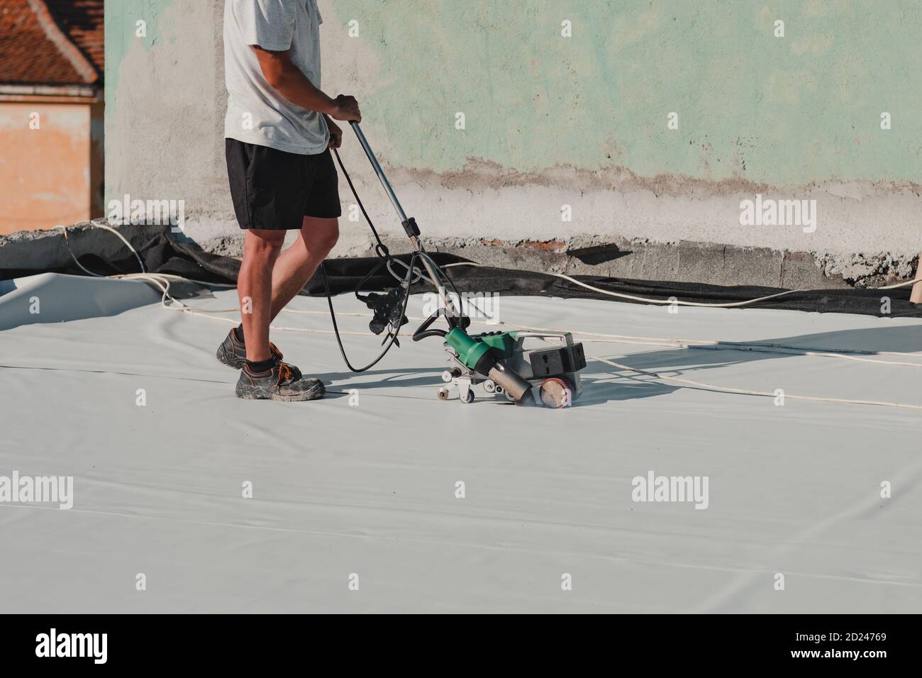 Installing tpo roof hi-res stock photography and images - Alamy