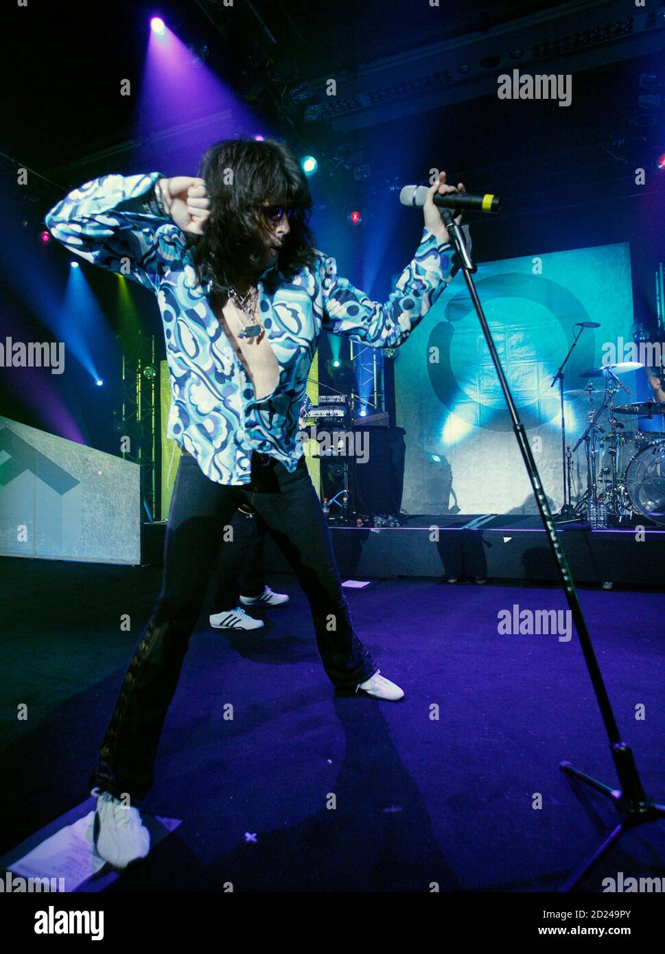 Singer kelly hansen hi-res stock photography and images - Alamy