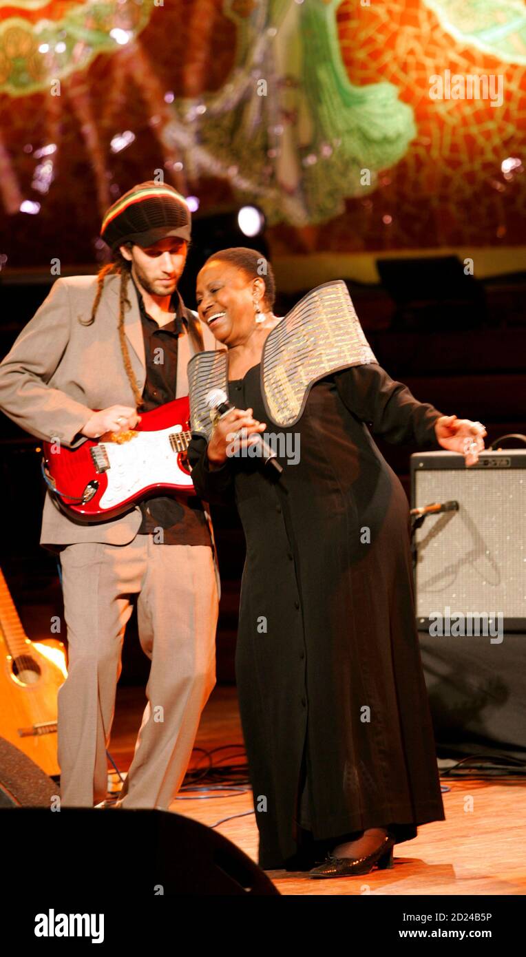 Miriam makeba High Resolution Stock Photography and Images - Alamy