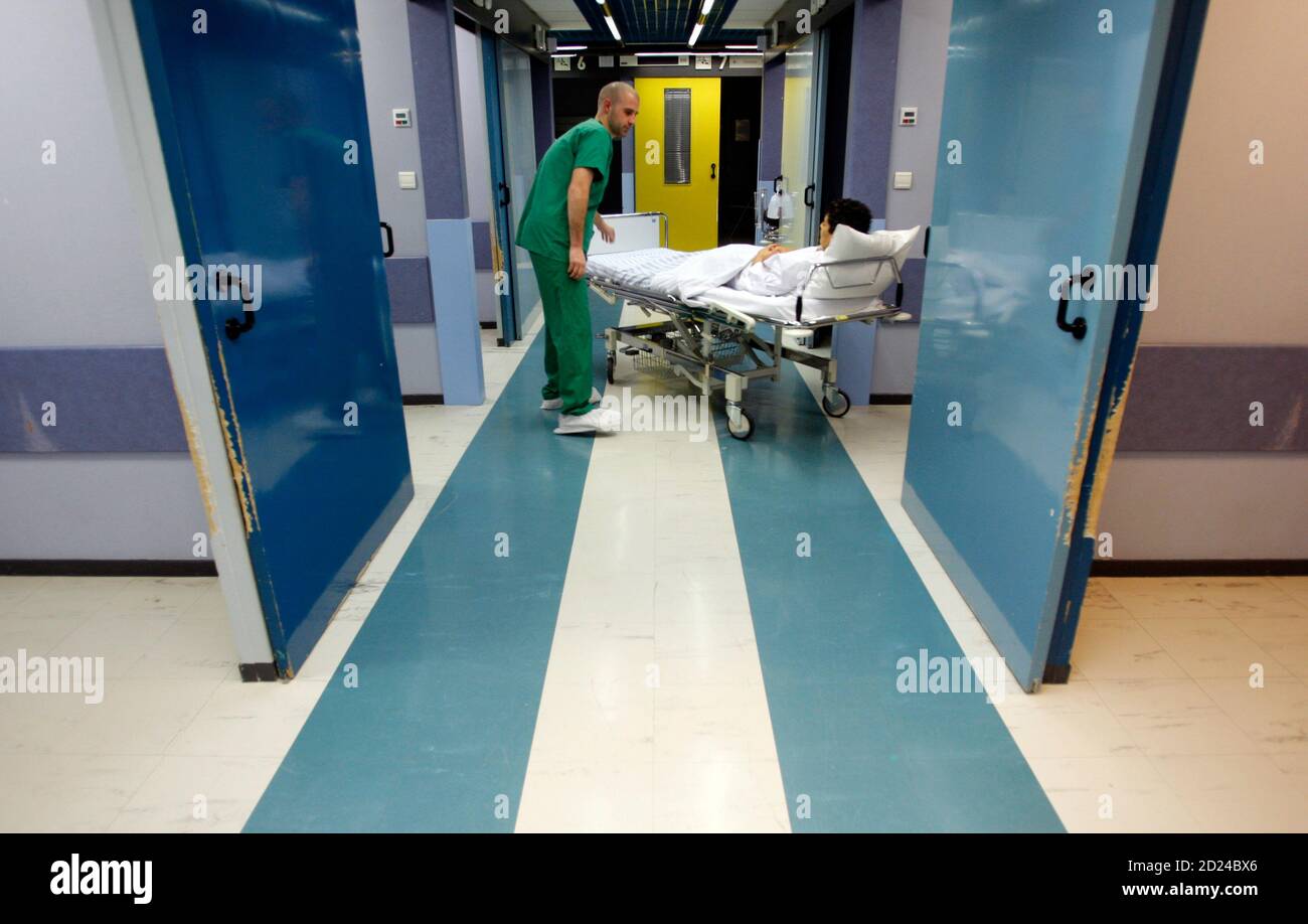 Operating room future operating room hi-res stock photography and ...