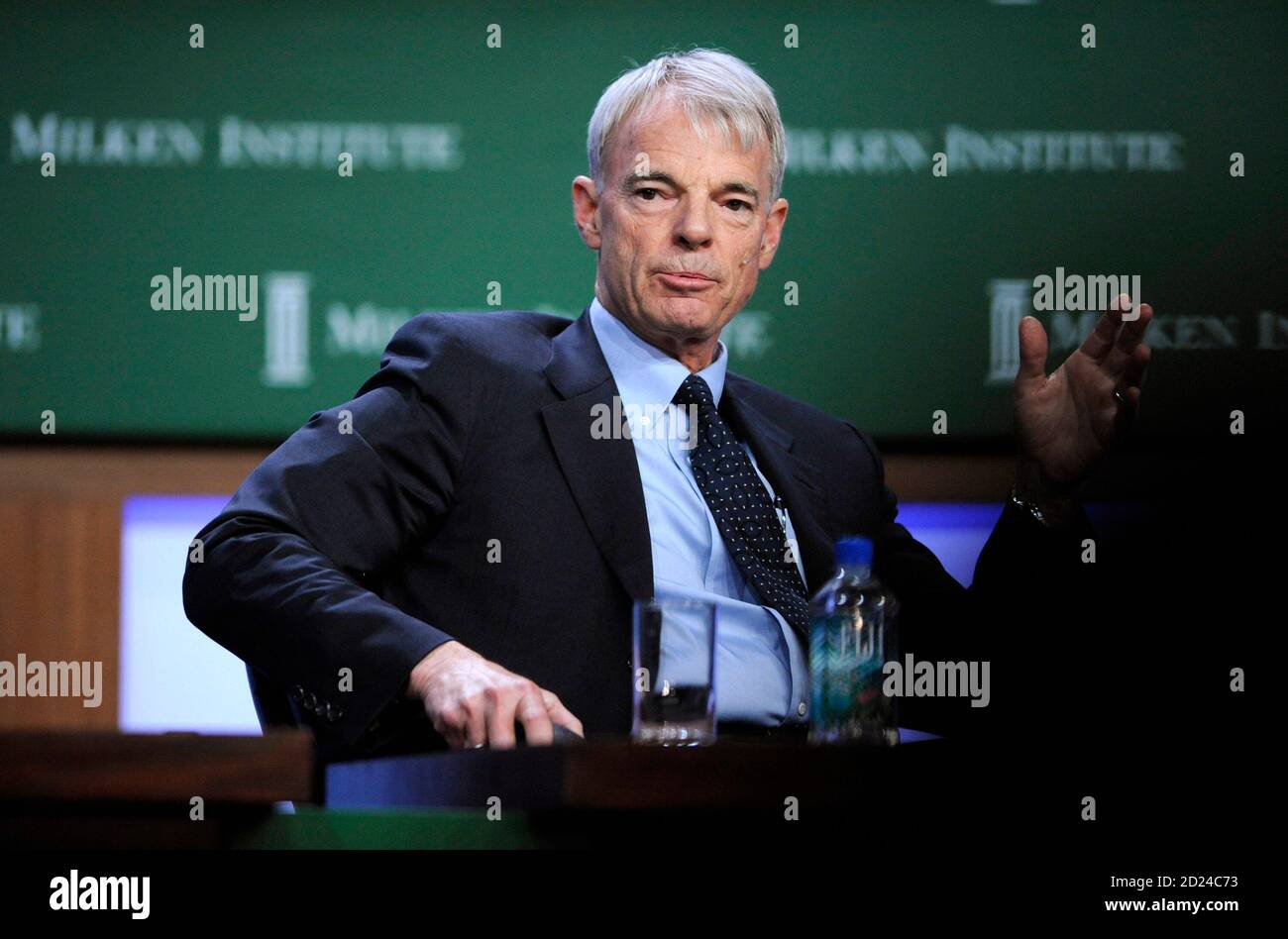 Michael spence nobel hi-res stock photography and images - Alamy