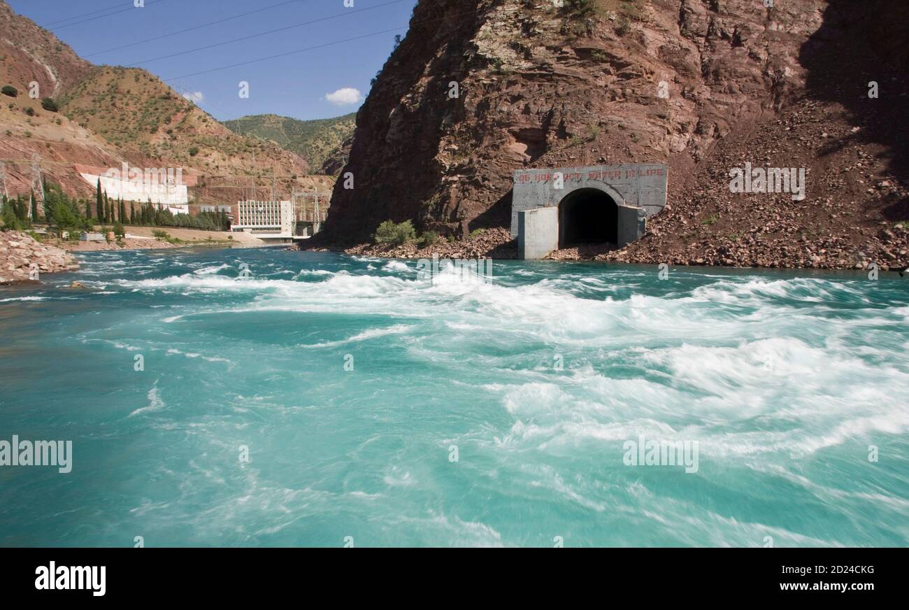 Vakhsh river hi-res stock photography and images - Alamy