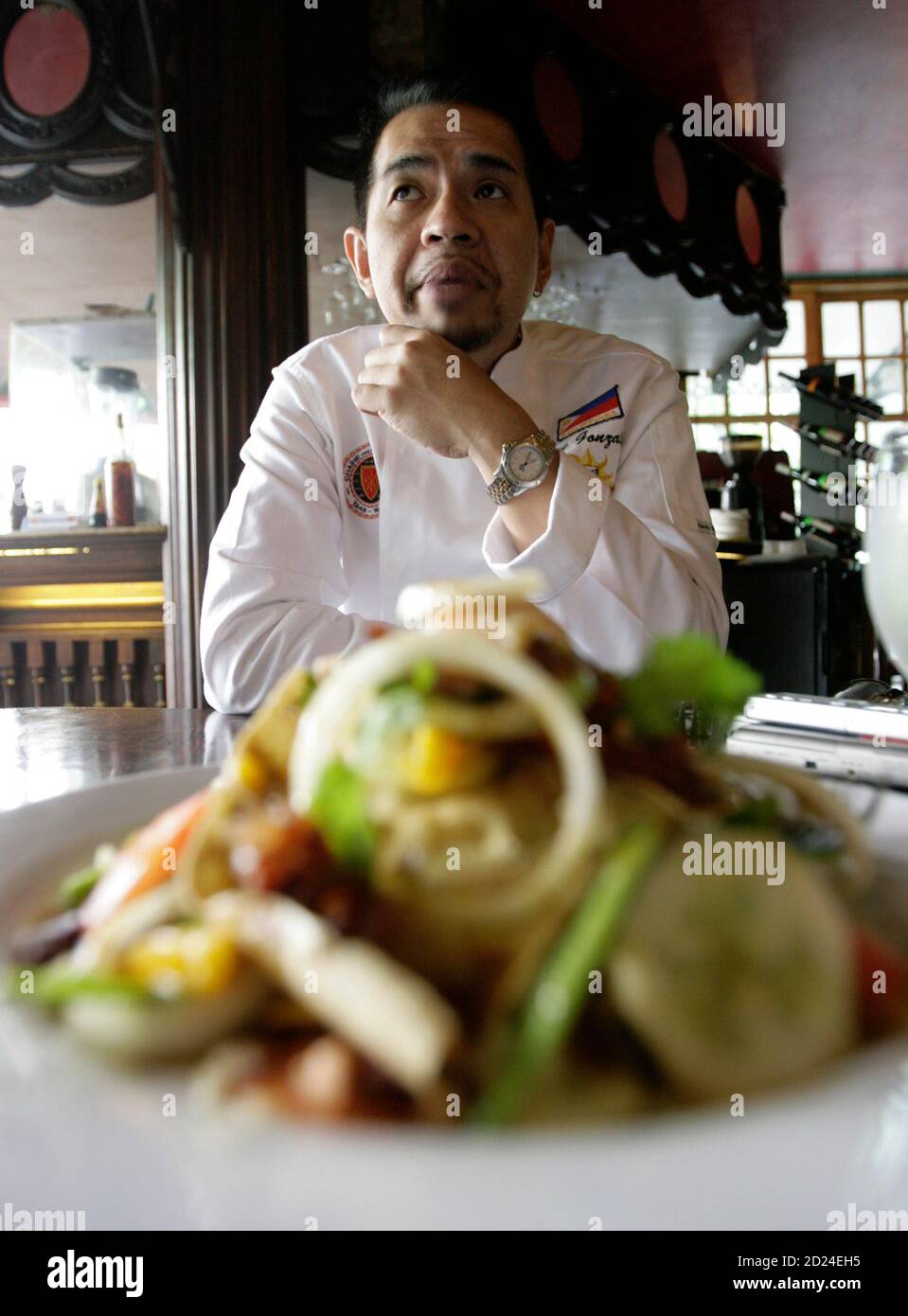 Filipino chef hi-res stock photography and images - Alamy