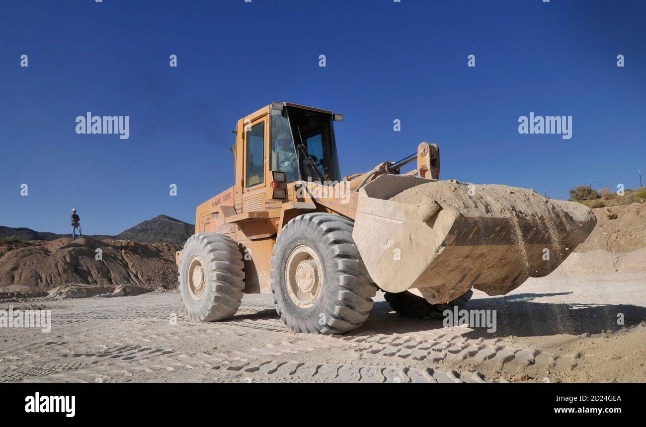 Mountain pass rare earth mine hi-res stock photography and images - Alamy