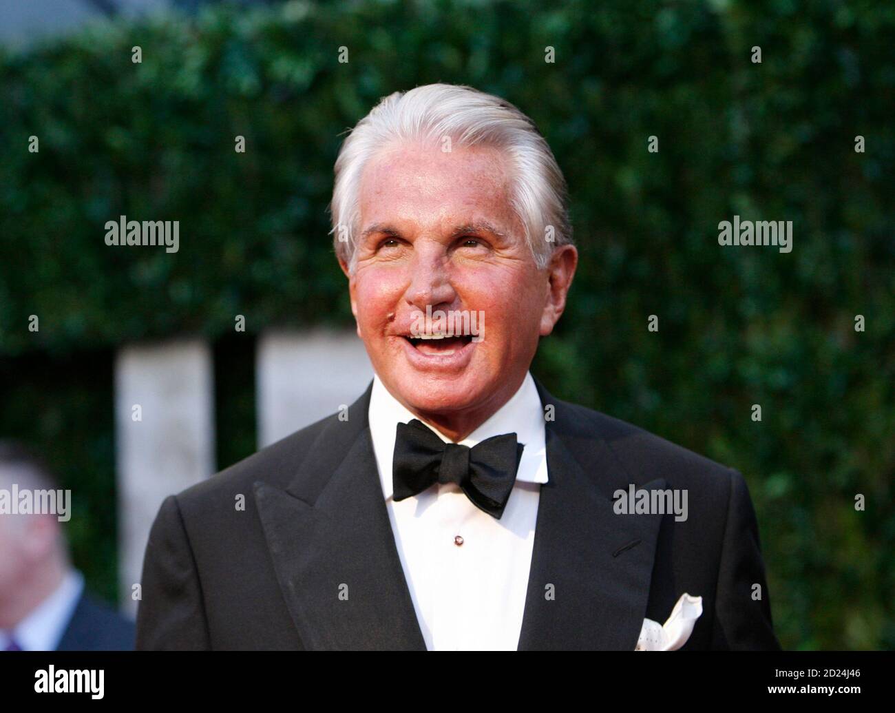 George hamilton vanity fair oscar hi-res stock photography and images ...