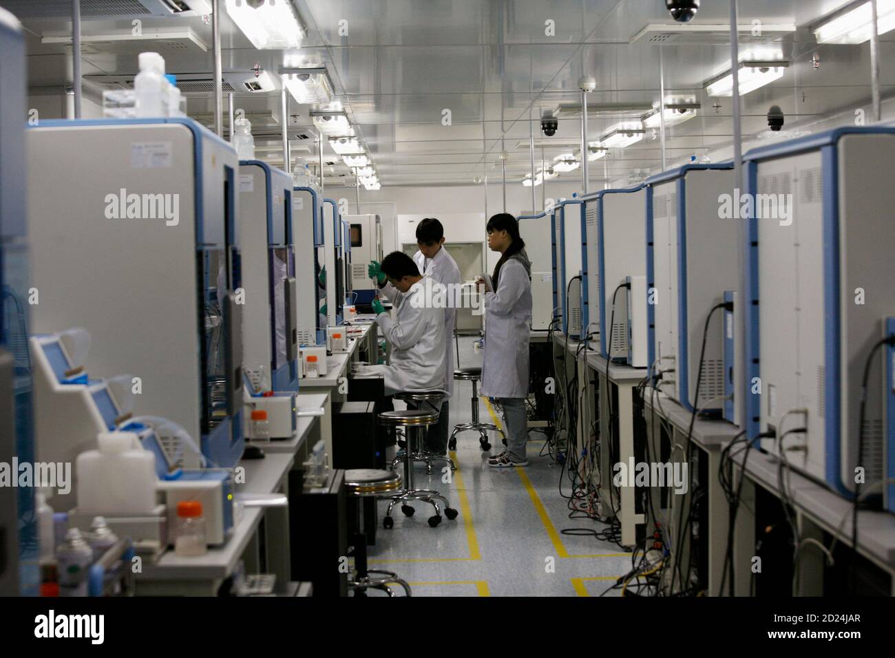 Genome sequencing project hi-res stock photography and images - Alamy