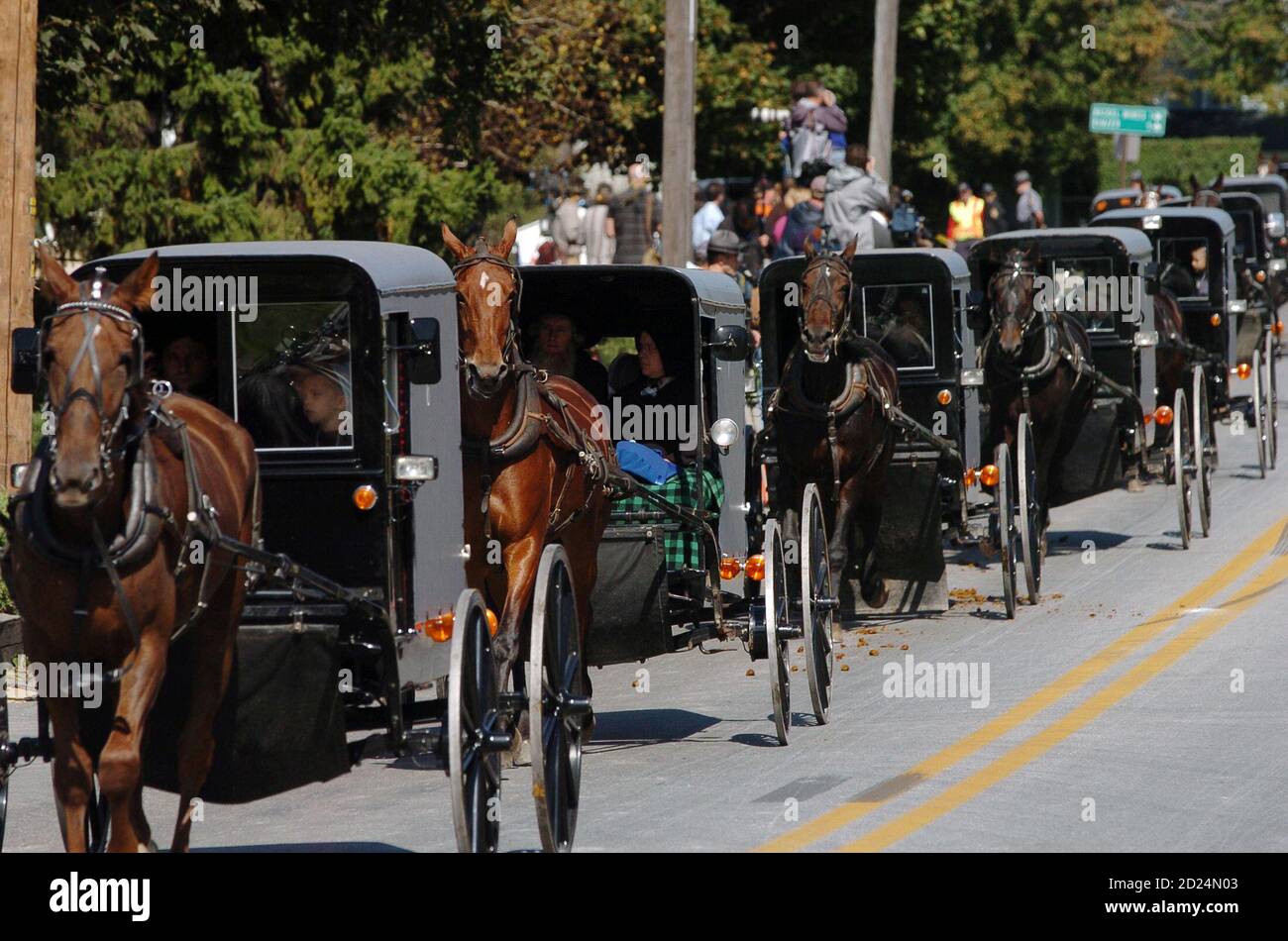 Amish funeral procession hi-res stock photography and images - Alamy