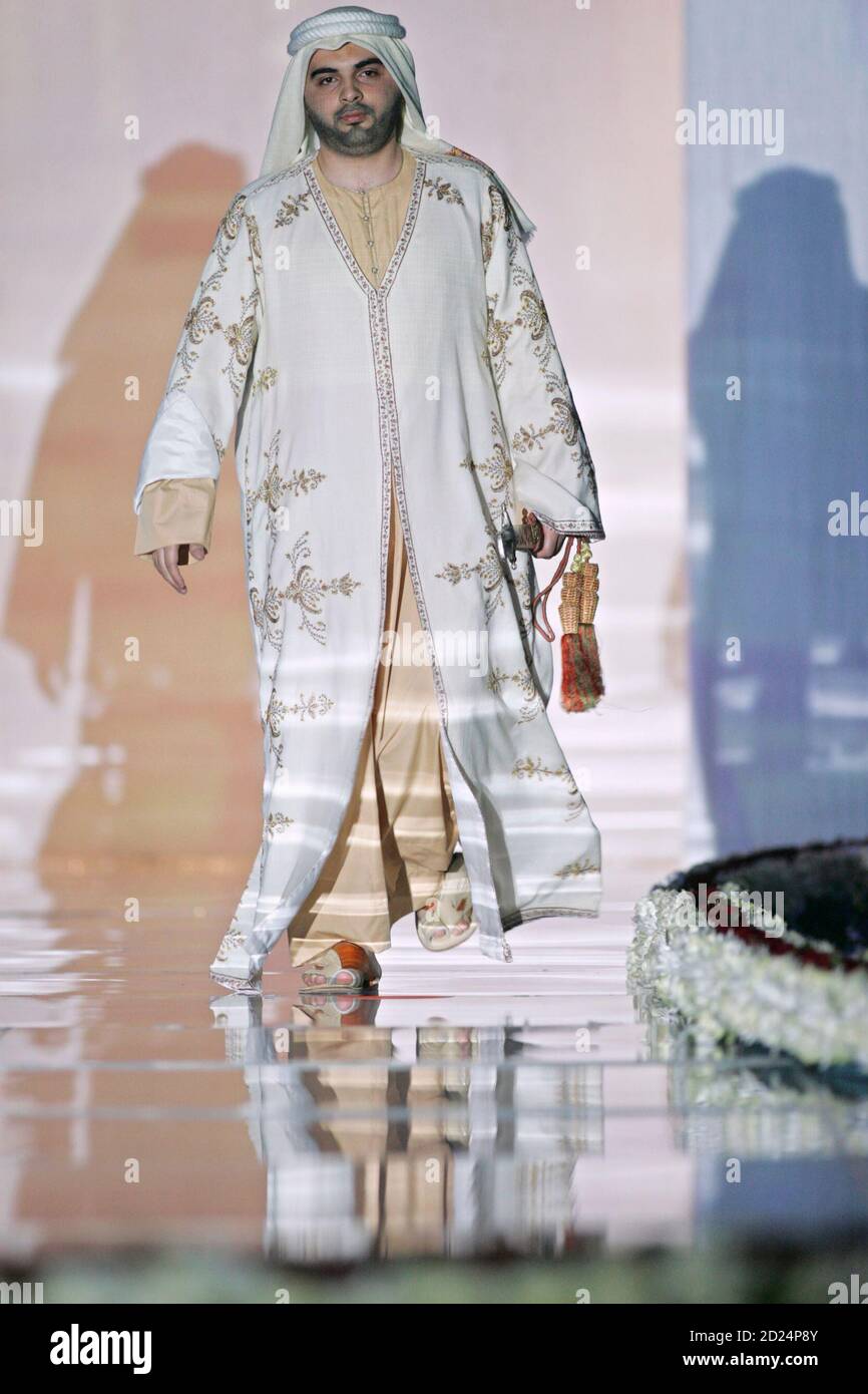 Traditional Qatari Dress High Resolution Stock Photography and Images ...