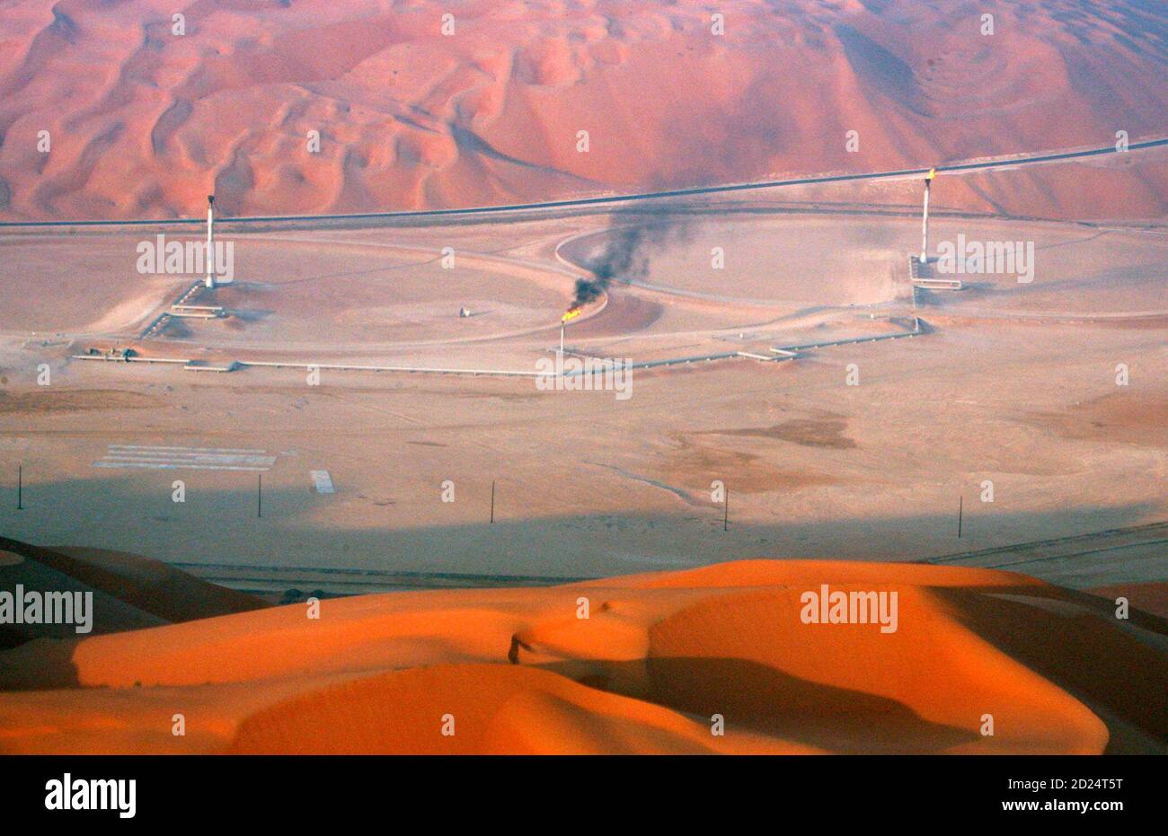 Shaybah oil field hi-res stock photography and images - Alamy
