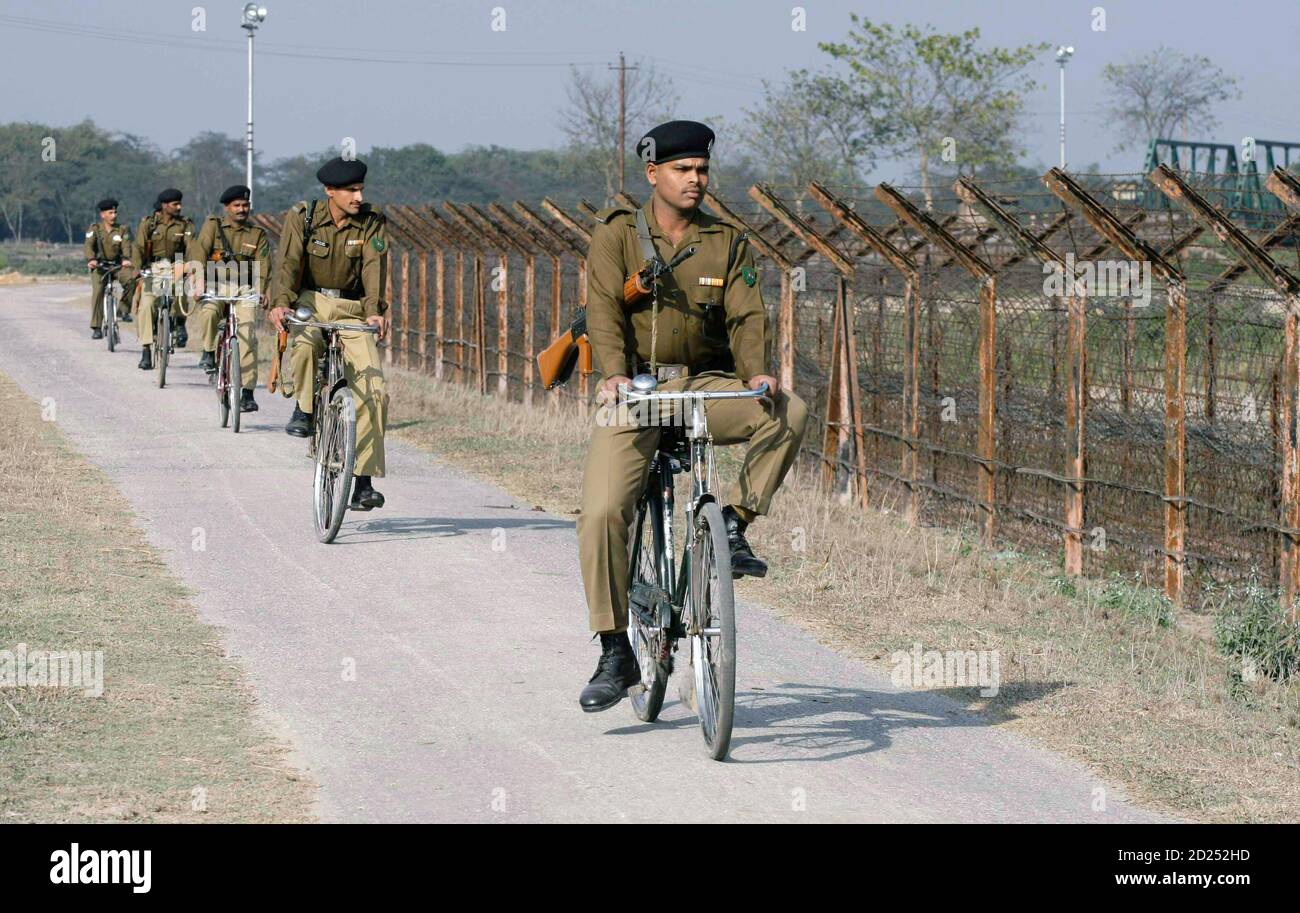 Indian border hi-res stock photography and images - Alamy