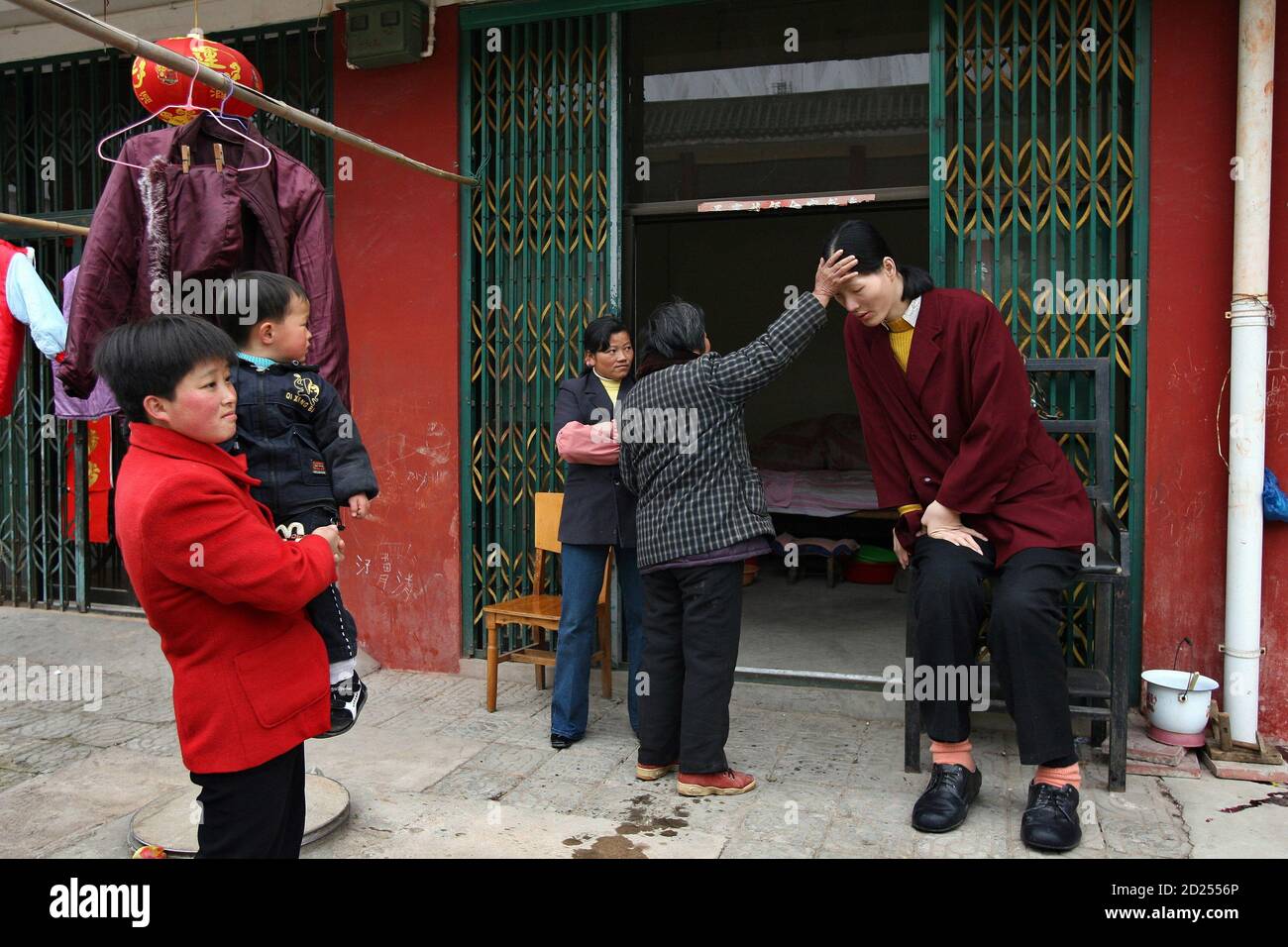 34 metres tall hi-res stock photography and images - Alamy