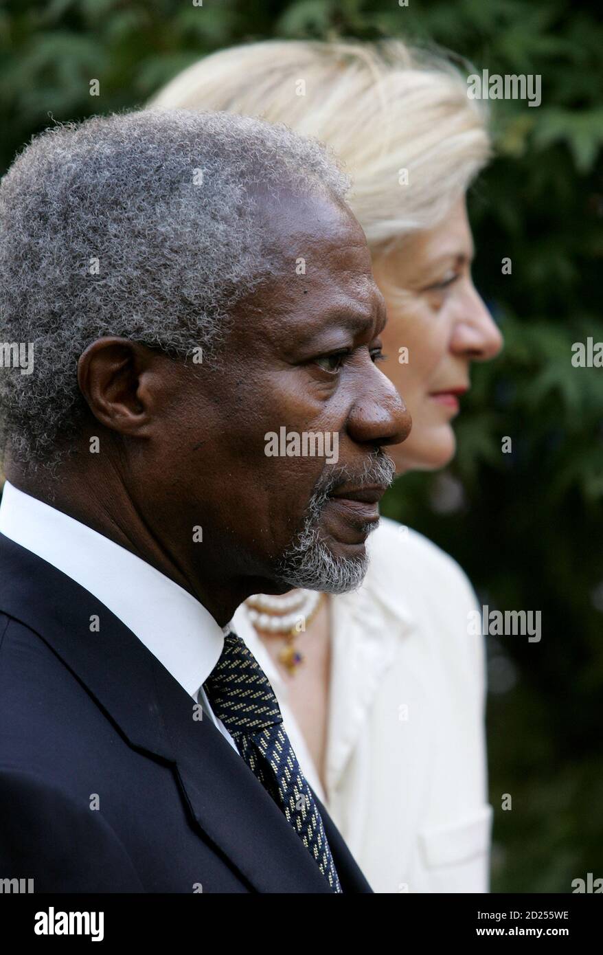 His wife nane annan hi-res stock photography and images - Alamy