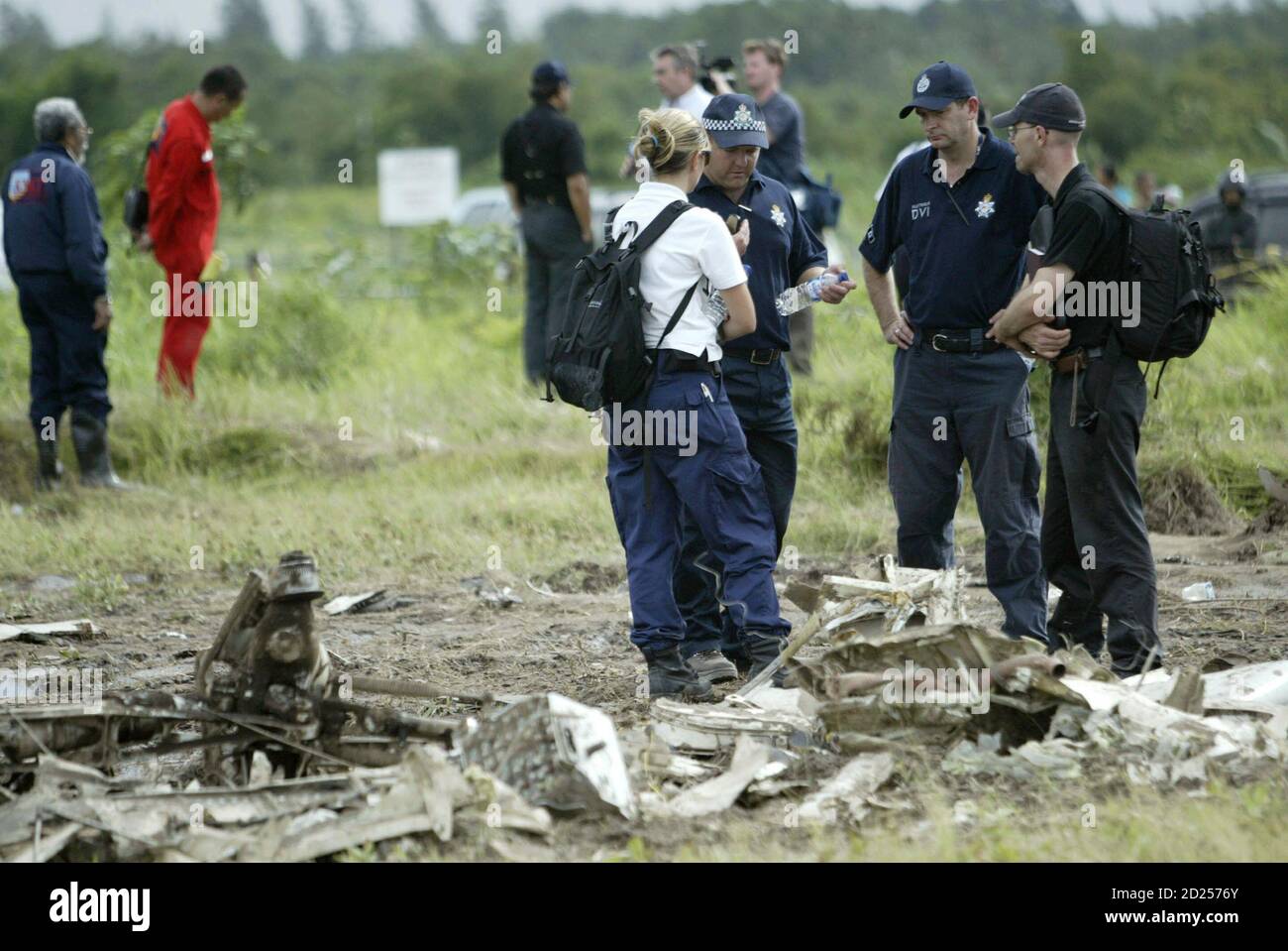 Garuda airline indonesia passenger hi-res stock photography and images ...